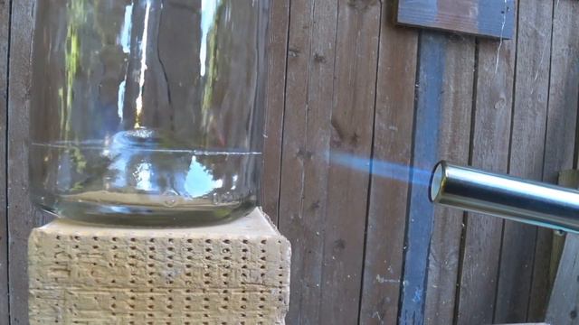 Люстра из бутылки от шампанского