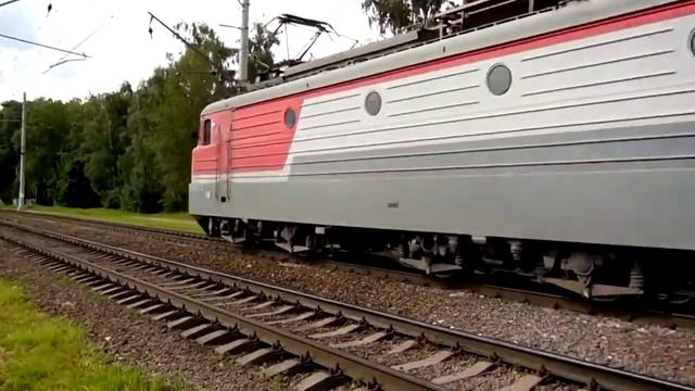 Электровоз ВЛ10у-919 (ТЧЭ-23, с 07.2019 г. приписан к ТЧЭ-21) следует резервом.