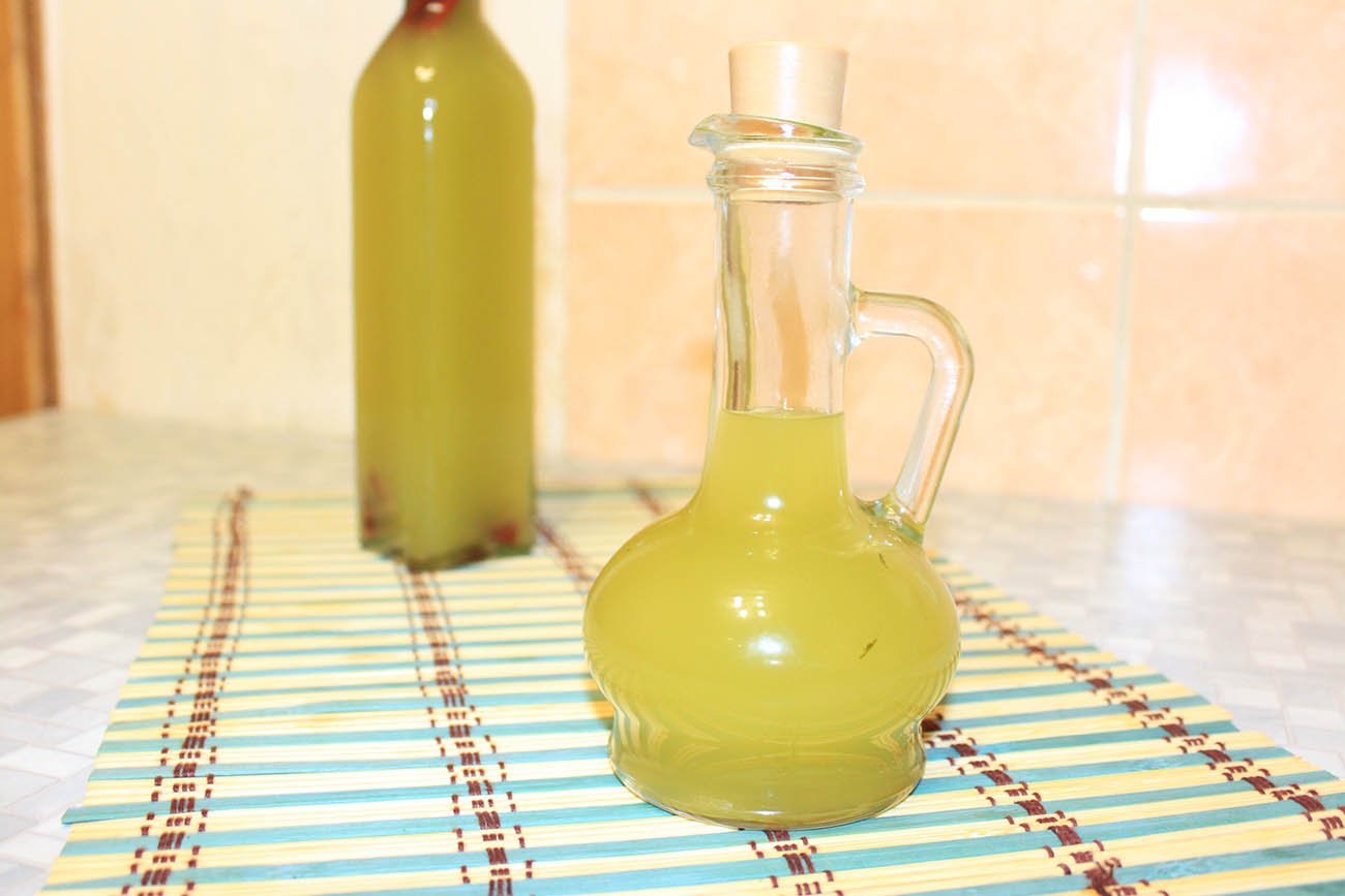 Оливковое масло с чесноком. Горячий способ.