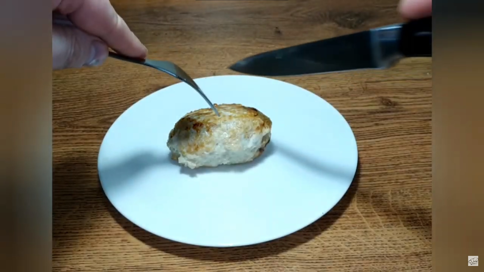 Нежные куриные котлеты с сыром на ужин.