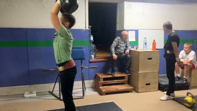 Гиревой спорт - после отдыха мы не забыли, как поднимать гири.