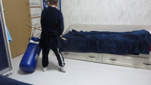 ИСТИННЫЙ НИНДЗЯ БЬЁТ ГРУШУ. ОЧЕНЬ ИНТЕРЕСНО.