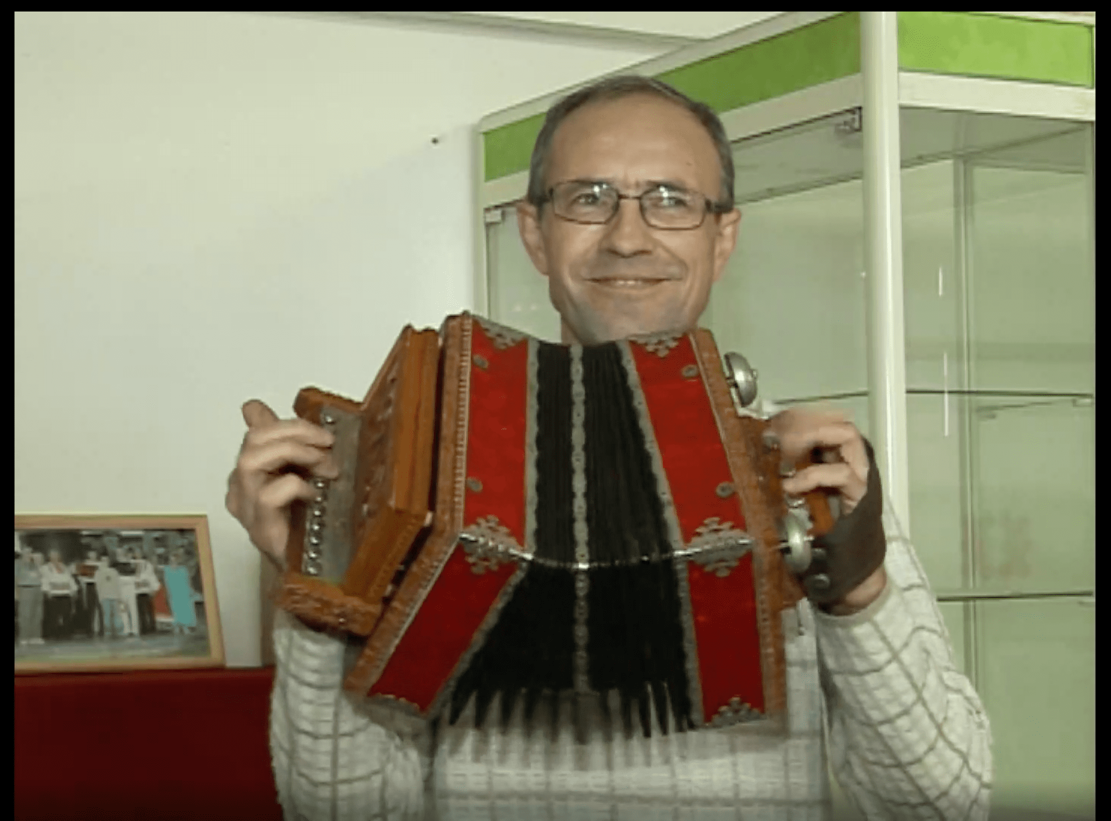 Трейлер документального фильма «САРАТОВСКАЯ ГАРМОНИКА» из цикла «РУССКИЕ МАСТЕРА» (26 мин., 2013 г.)