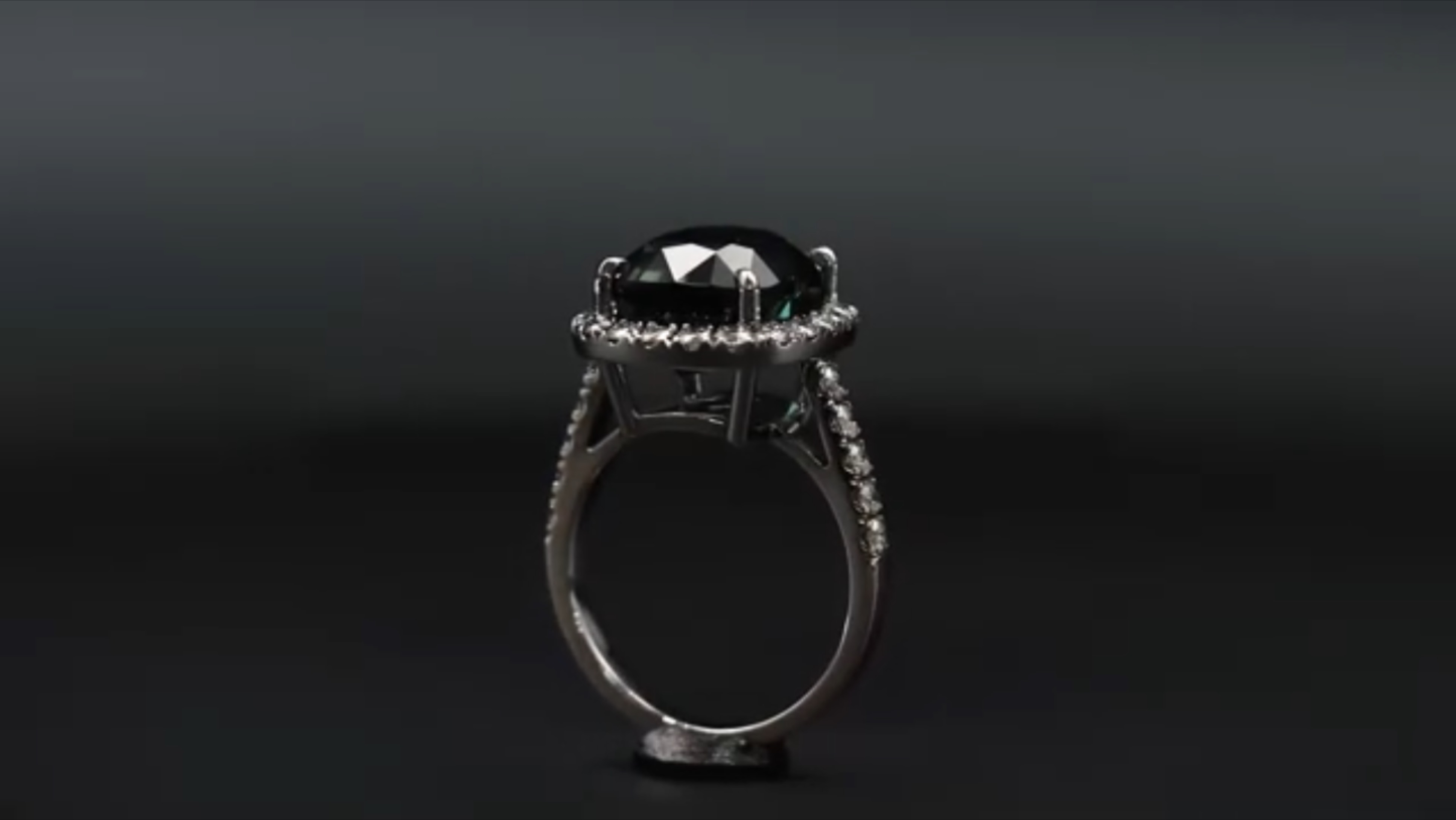 Кольцо с турмалином.