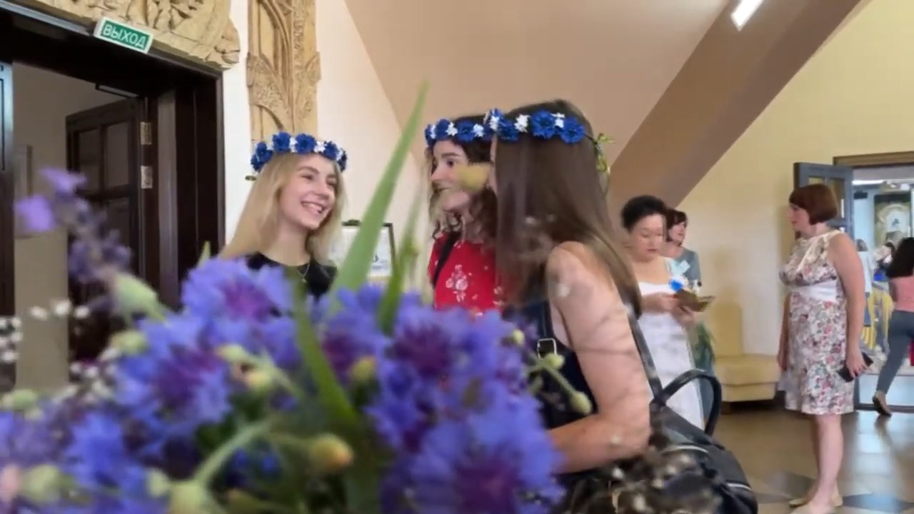 "ДЗЯВОЧЫ ВЯНОК МIРА" ВЕРНИСАЖ ИДЕЙ ОТ БЕЛОРУССКОГО СОЮЗА ЖЕНЩИН