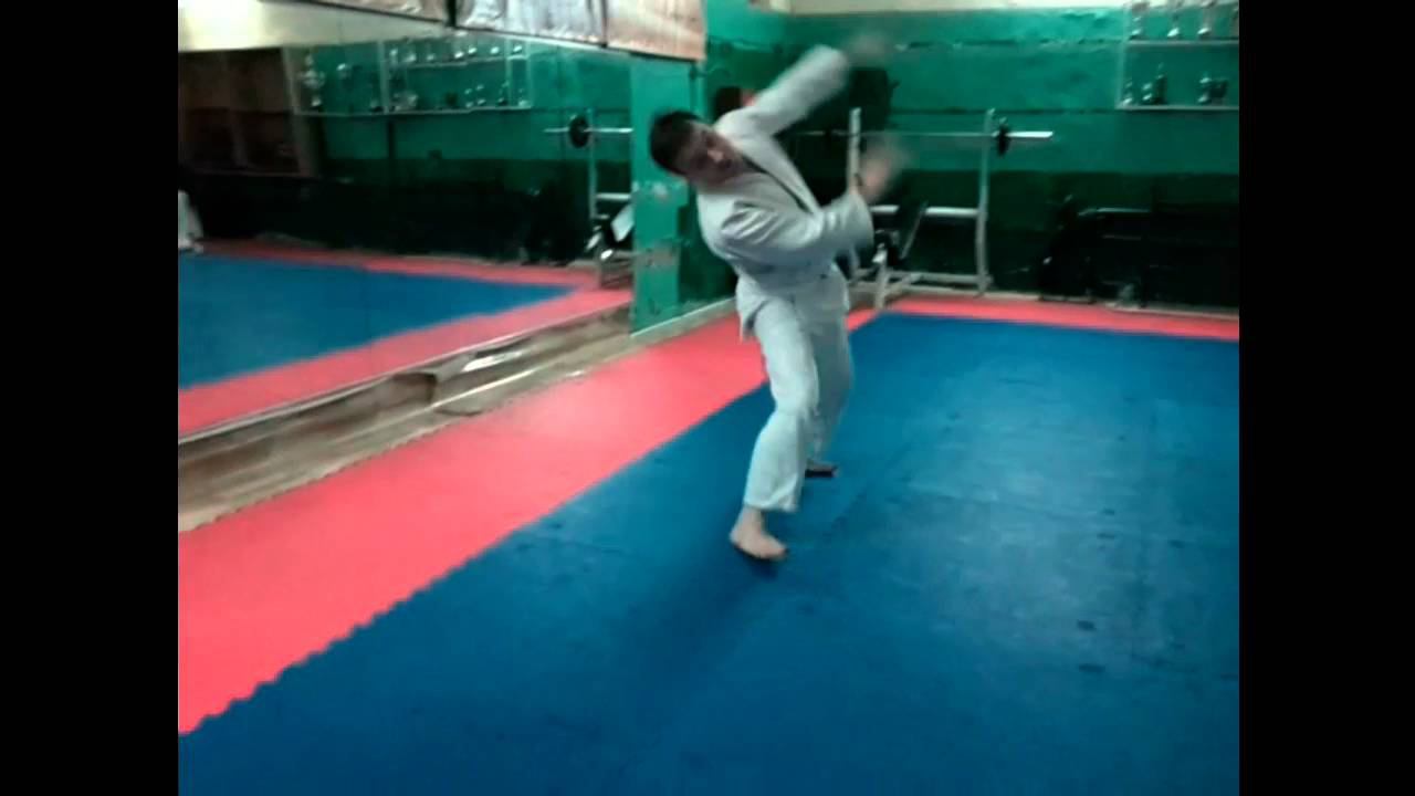 Маэ укэми с поворотом