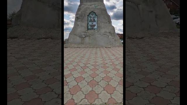 Памятник Булгарскому Эмиру Ибрагиму первому бен Мукаммату.
Республика Татарстан город Елабуга.