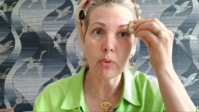 Уход за кожей вокруг глаз. Почему я выбираю масло, а не крем?