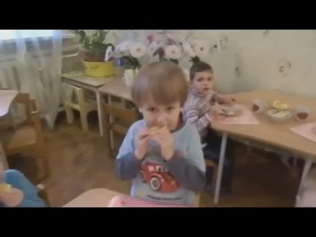Завтрак в детском саду 2 прошёл год