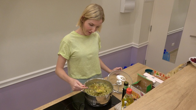 Простите курицы | Зеленый борщ без мяса | экояйцо | веганский щавелевый суп | #Авиамания