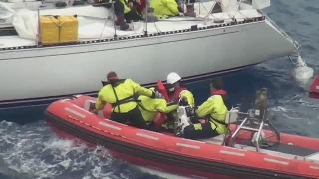 Спасательные операции - Спасение людей с потерявшей руль яхты