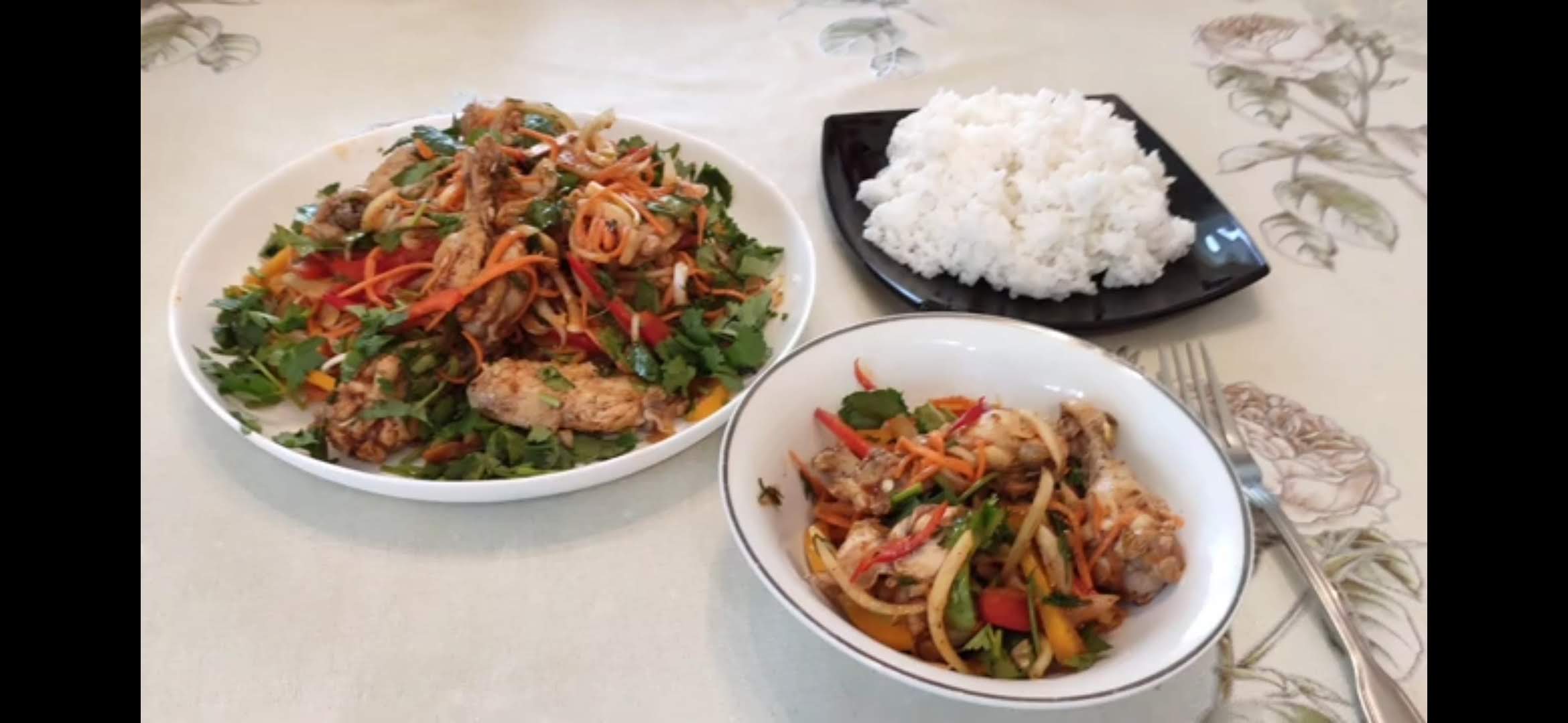 Холодный салат из куриных крылышек, по корейски. Ну очень остренько! Хе по-корейски!