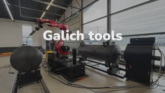 8-ми осевой робот Galich, с двумя дополнительными поворотными осями для поворота свариваемой детали