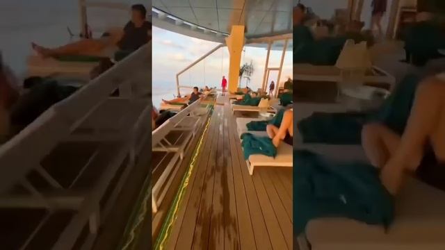 Высокий 360 градусный пейзажный бассейн