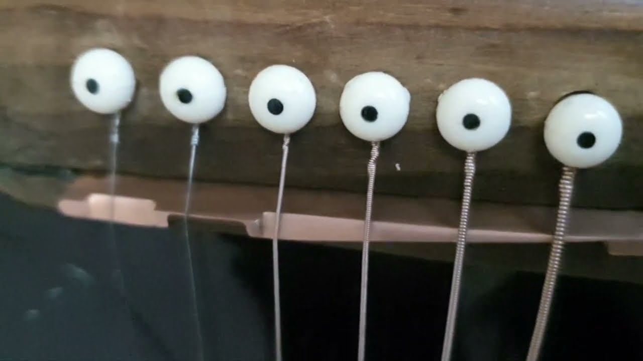 Обновил порожек нижний на гитаре.