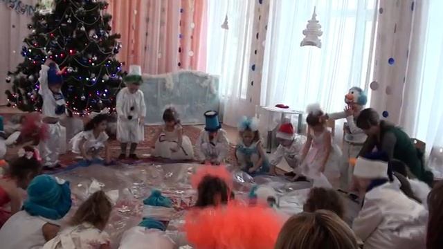 Танец со снежным покрывалом