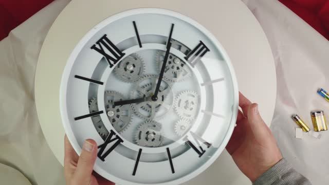 Часы с шестерёнками Miralight MC-255