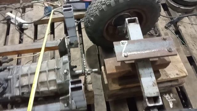 Передняя балка качалка на минитрактор из гаражных петель