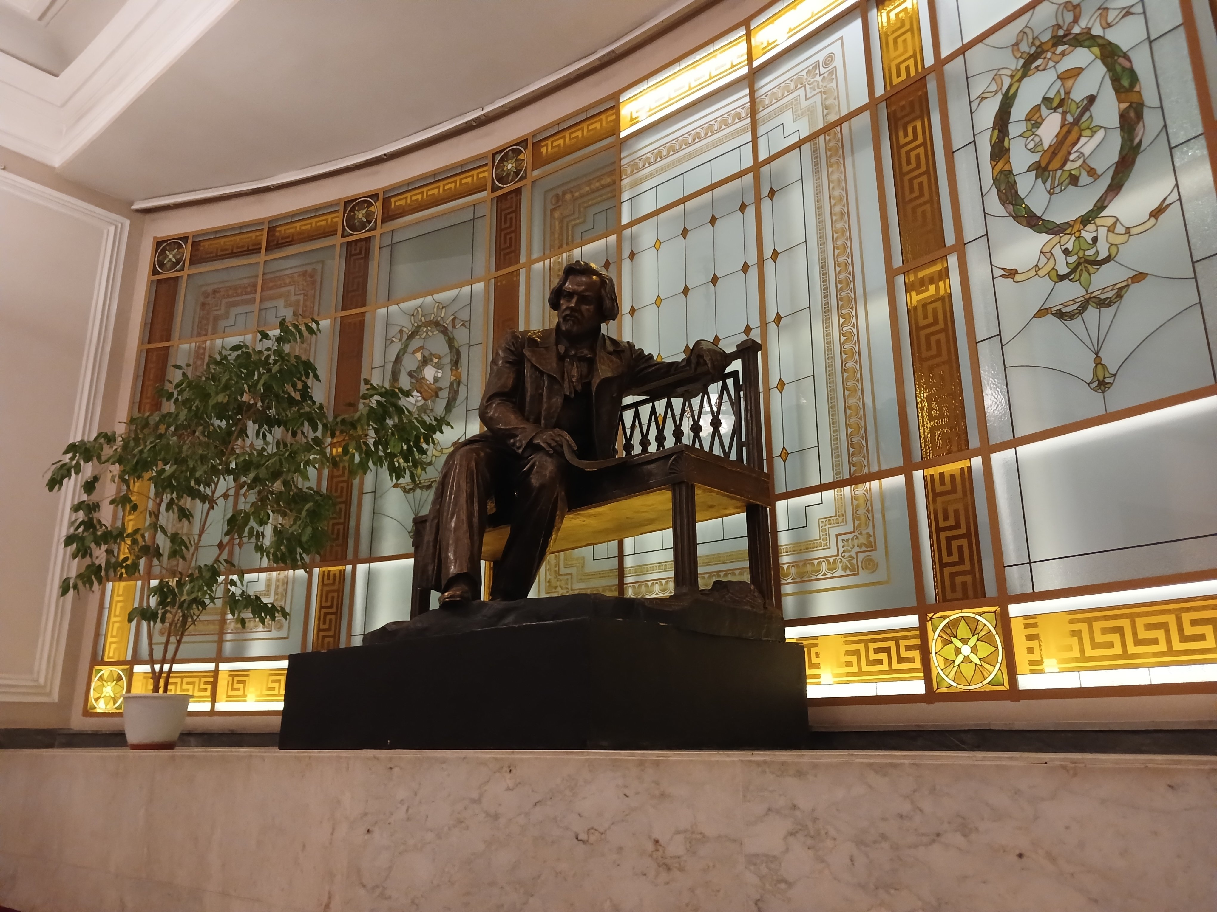 Малый зал филармонии. Современная музыка в питерских интерьерах XVIII века