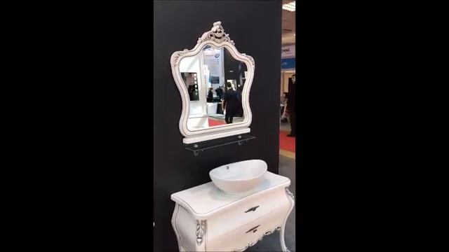 Мебель для ванной комнаты в классическом стиле.