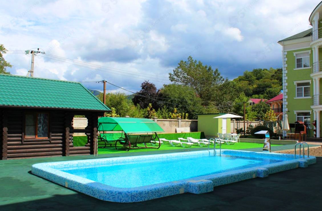 Отдых в Лоо в частном секторе с бассейном. Гостевой дом «Жемчужина Ямала» в Лоо