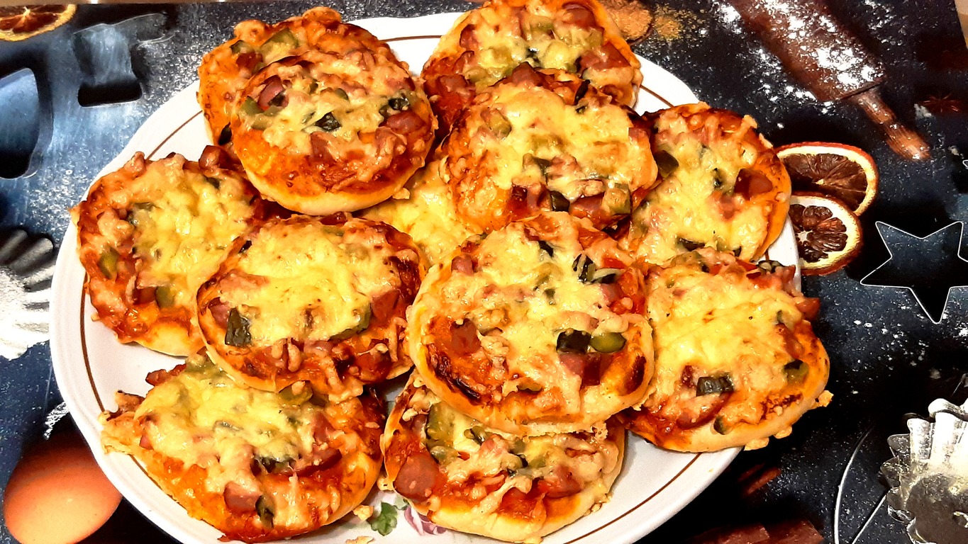 ▶️ШКОЛЬНАЯ ПИЦЦА, МИНИ-ПИЦЦА!?ГОТОВЛЮ С 5-ти ЛЕТНЕЙ ПОМОЩНИЦЕЙ! (1).mp4