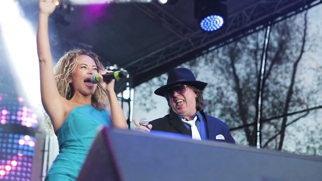 Shukher Brothers / Братья Шухер "Ты одна"
Концерт на улице