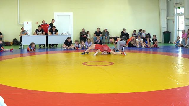 Соревнования среди девочек (женская борьба) станица Тбилисская