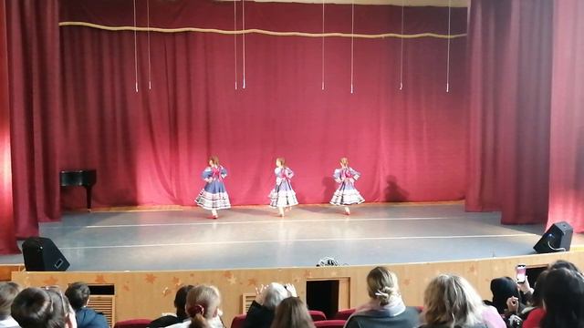 Танец "Лирическая" от ансамбля Хорошки