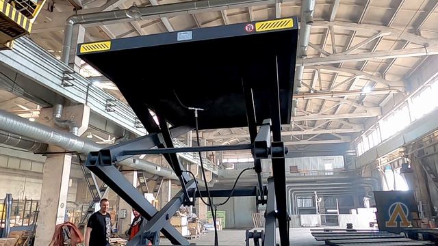 Многоножничный подъемный стол