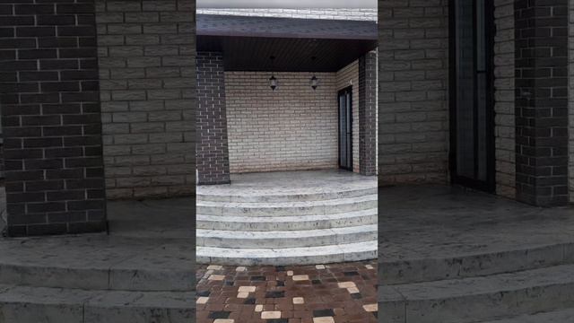 Купить отделку крыльца в мастерской ДизайнБетон