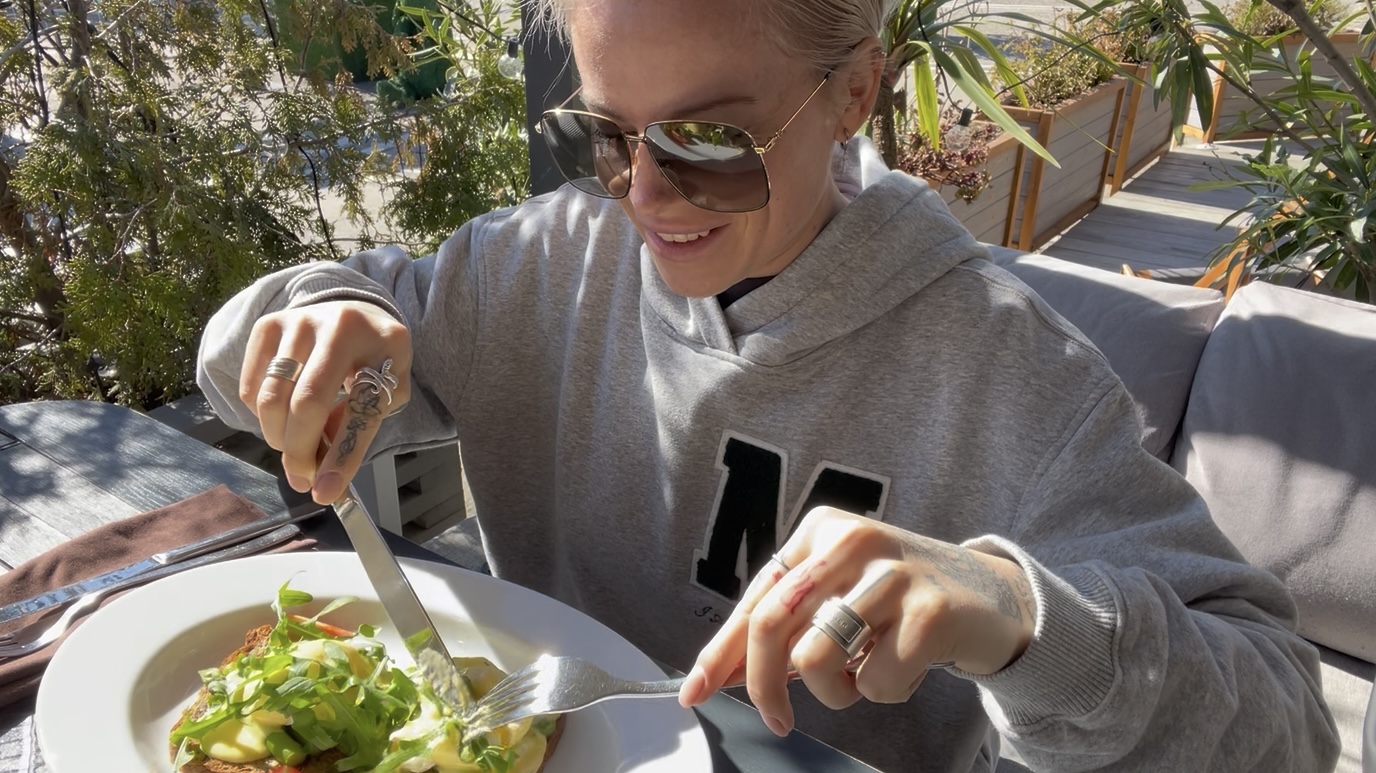 Завтрак ?️ #мукбанг в кафе на набережной Сочи