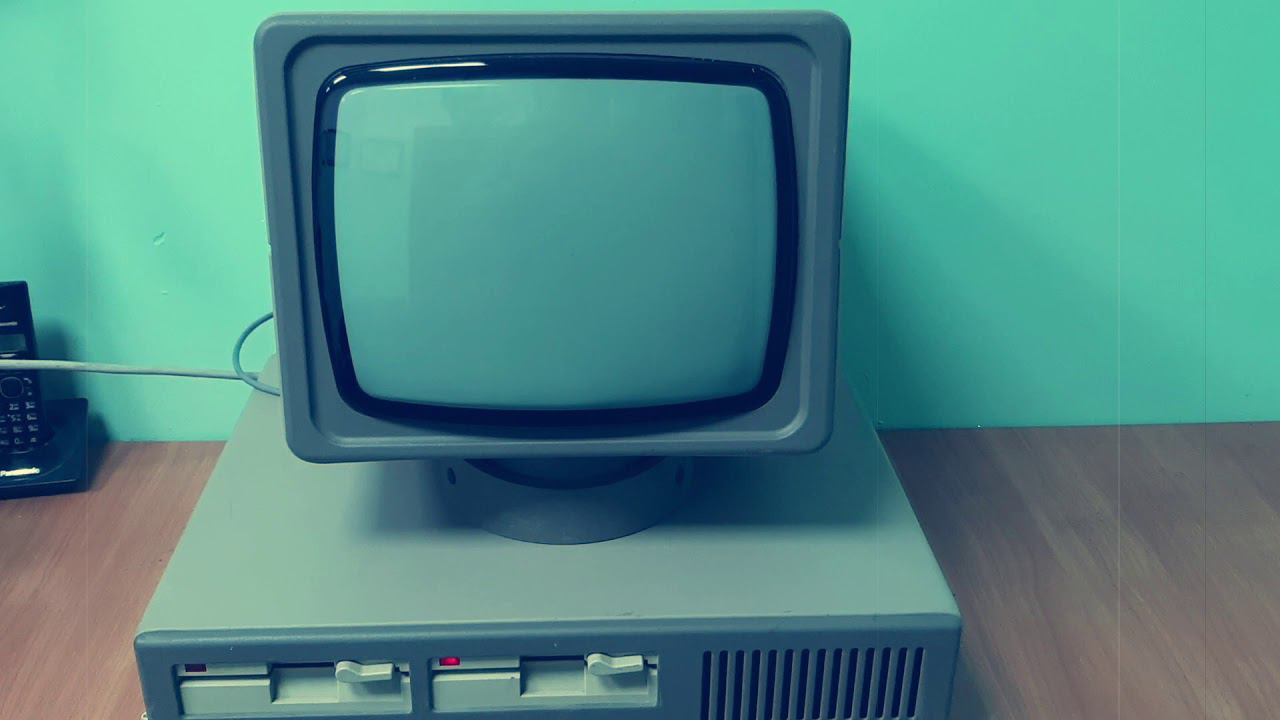 Robotron 1715M включаем 30 летний компьютер из ГДР