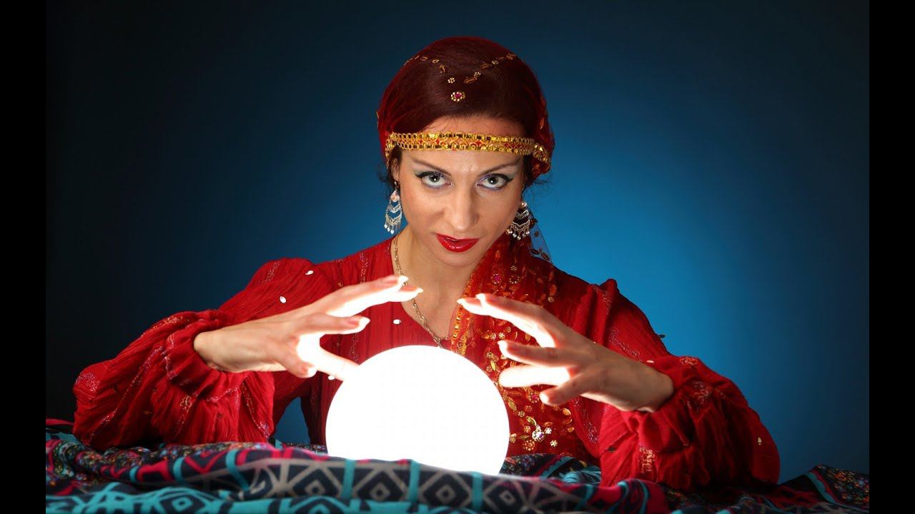 "Гадалка"(слова  Леонида  Дербенёва, музыка Максима  Дунаевского)