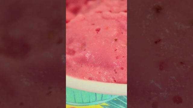 Лёгкое мороженое из йогурта и клубники ссылка на рецепт в комментариях