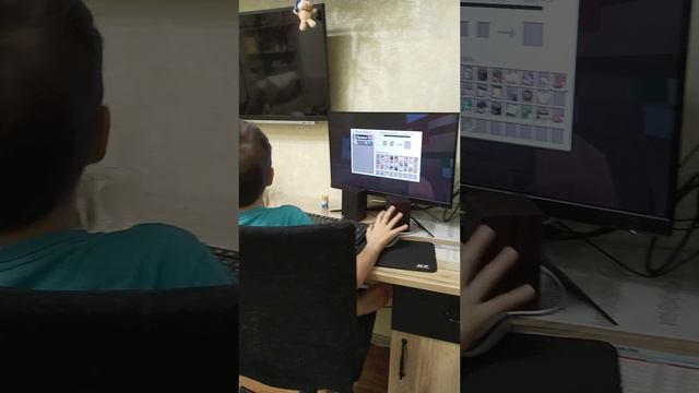 PLATONPO9 ИГРАЕТ В МАЙНКРАФТ, И ЧТО-ТО ПОКАЗЫВАЕТ