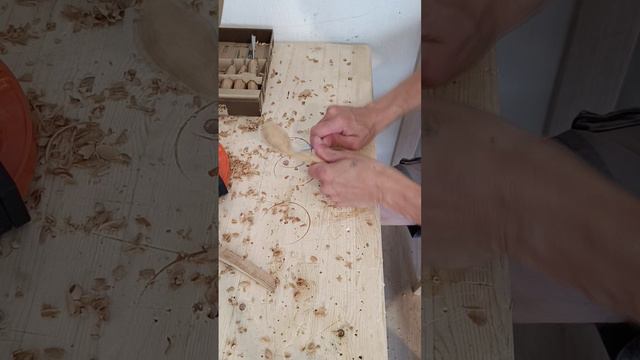 Ложка из яблони