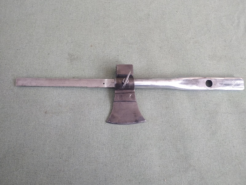 Топор туристический с ножовкой. СССР.