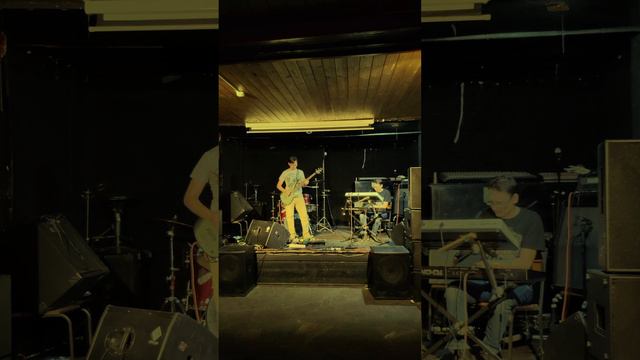 DiamondNoise - Feigned Pleasure in War (интро)