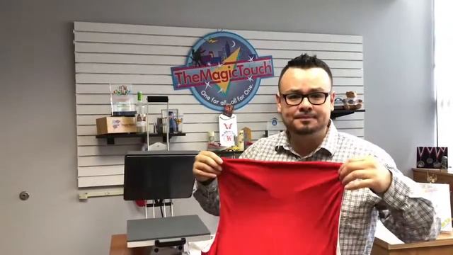 Как декорировать темную полиэстеровую футболку с помощью термотрансферной бумаги WoW 7.8.mp4