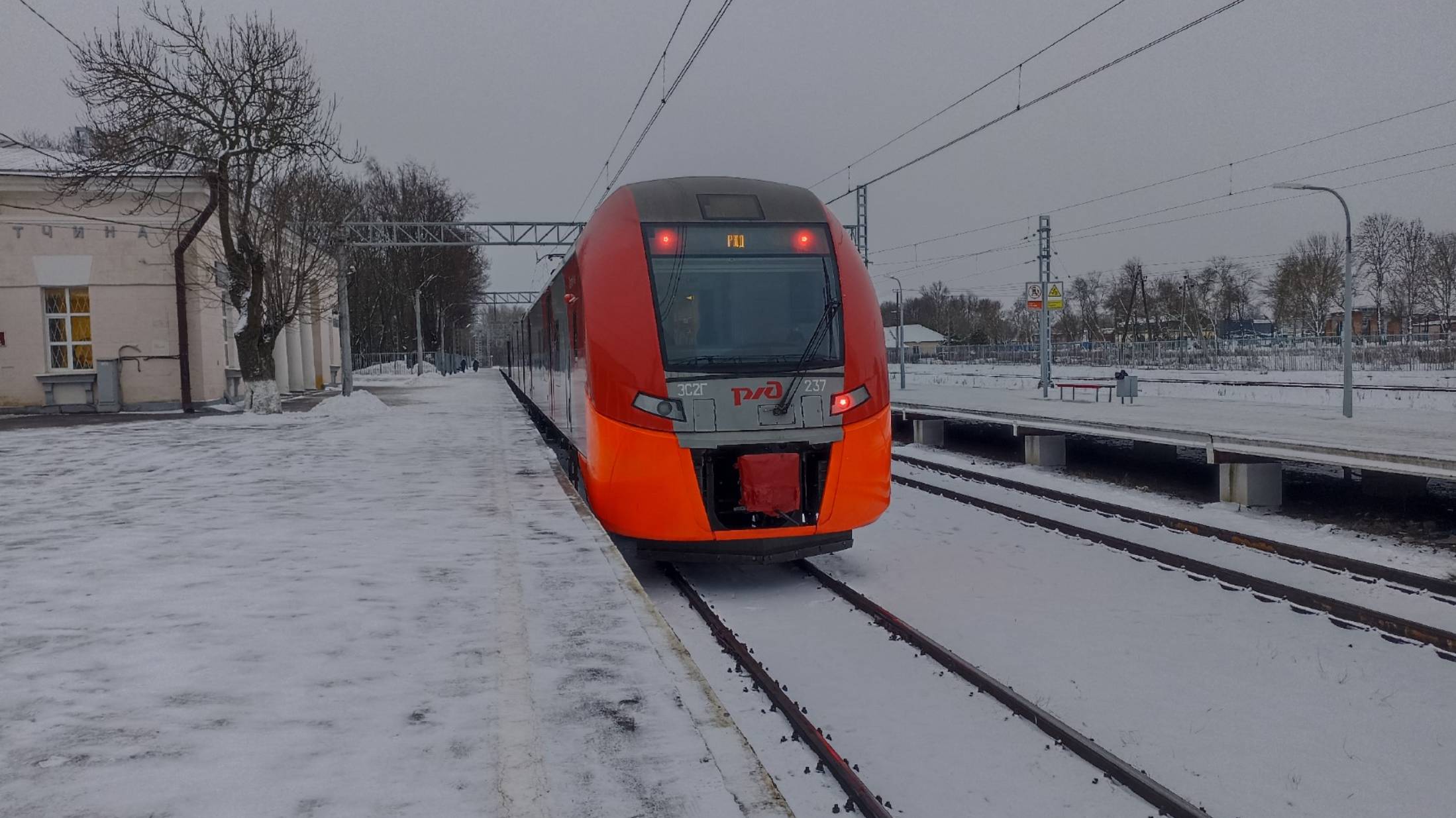 Поездка на ЭС2Г 237 "Ласточка". Маршрут Санкт-Петербург Балтийский - Гатчина Балтийская