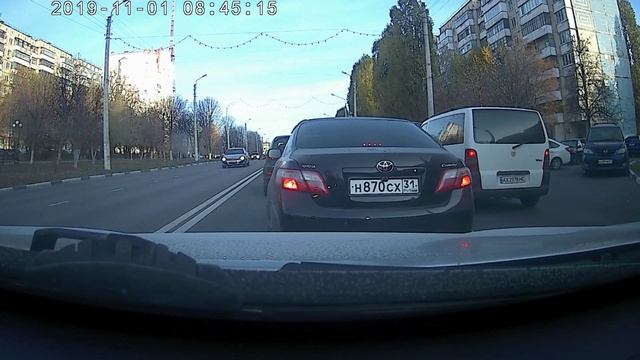 #10 Безопасный выезд со двора налево