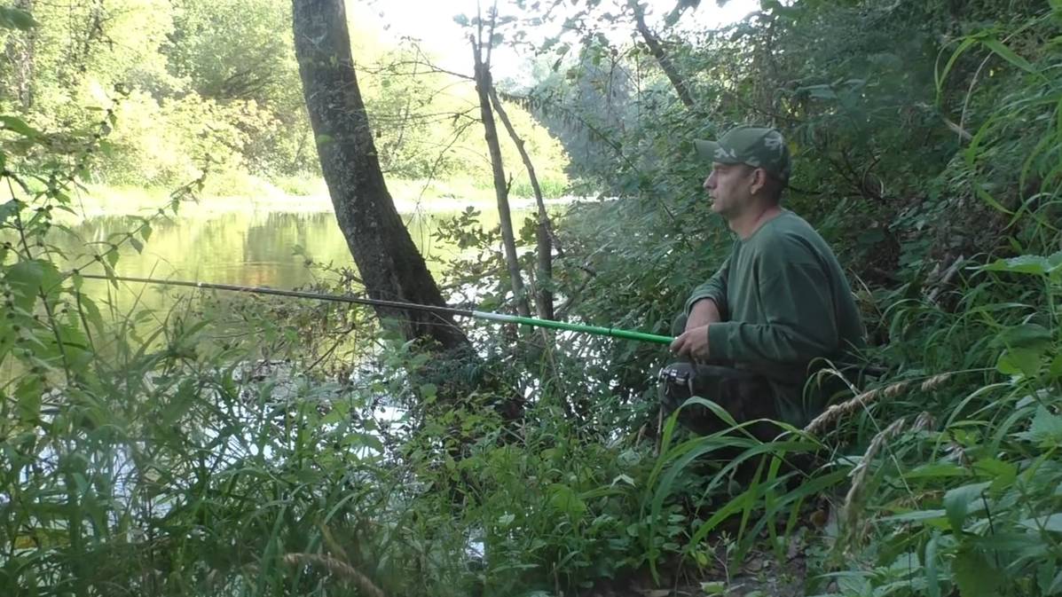 ОСЕННЯЯ РЫБАЛКА НА ПОПЛАВОК В СЕНТЯБРЕ НА РЕКЕ.