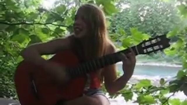 Прикольная Песенка про Крылья Советов - 
Это было давно, песенка хулиганская немного :)) Но забавная