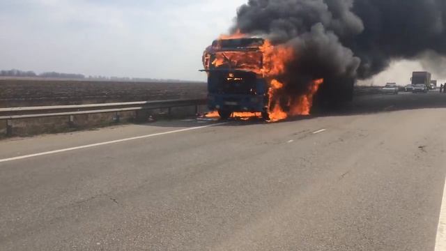Загорелась фура