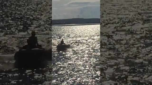 Азимут атлас 365 + сузуки 5 л с 4 такт  вдвоем весом 160 кг скорость 19 21 км ч.mp4