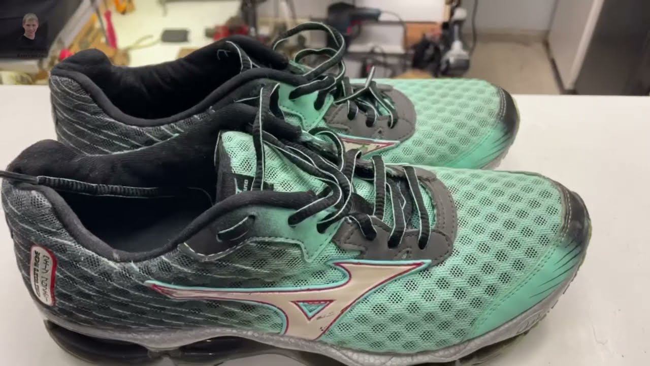 Ремонт кроссовок с изготовлением подошвы. Мастерская Александра.