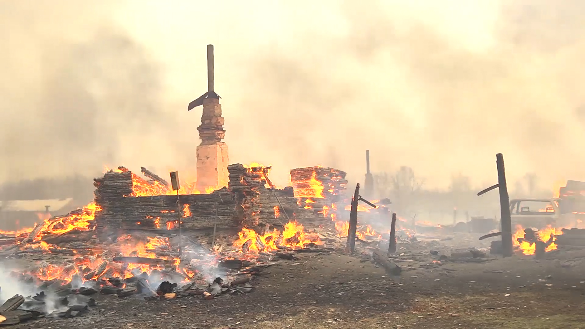 Режим ЧС и сгоревшие питомцы: огненные выходные в Курганской области