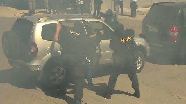 Пиротехника "Большого праздника" в мини-сериале "Девушка и террористы". Серия 1: "Захват"..mp4