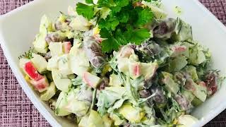 Рецепт  простого салата с консервированной фасолью и крабовыми палочками. Готовится за 30 минут.